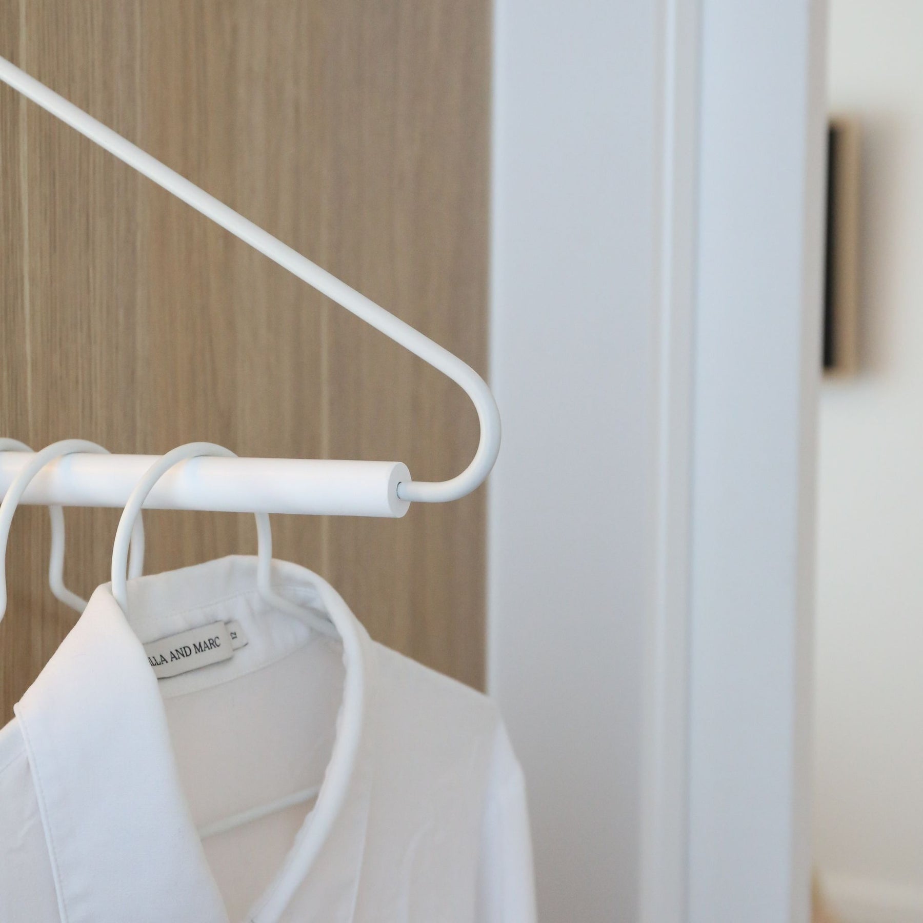 DESIGNSTUFF Curve Clothes Rack, White