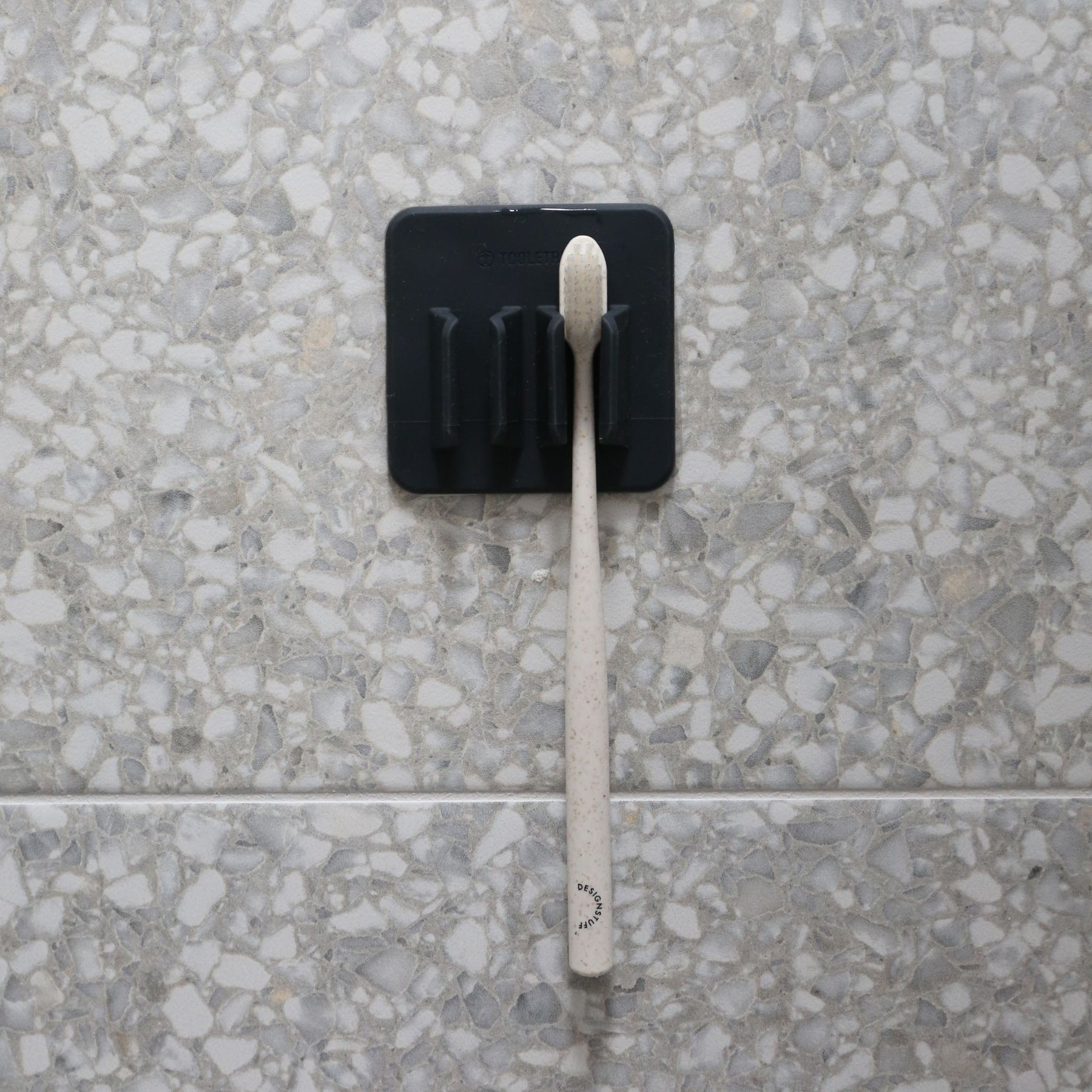 TOOLETRIES The George Toothbrush Rack/Holder, Charcoal – Designstuff